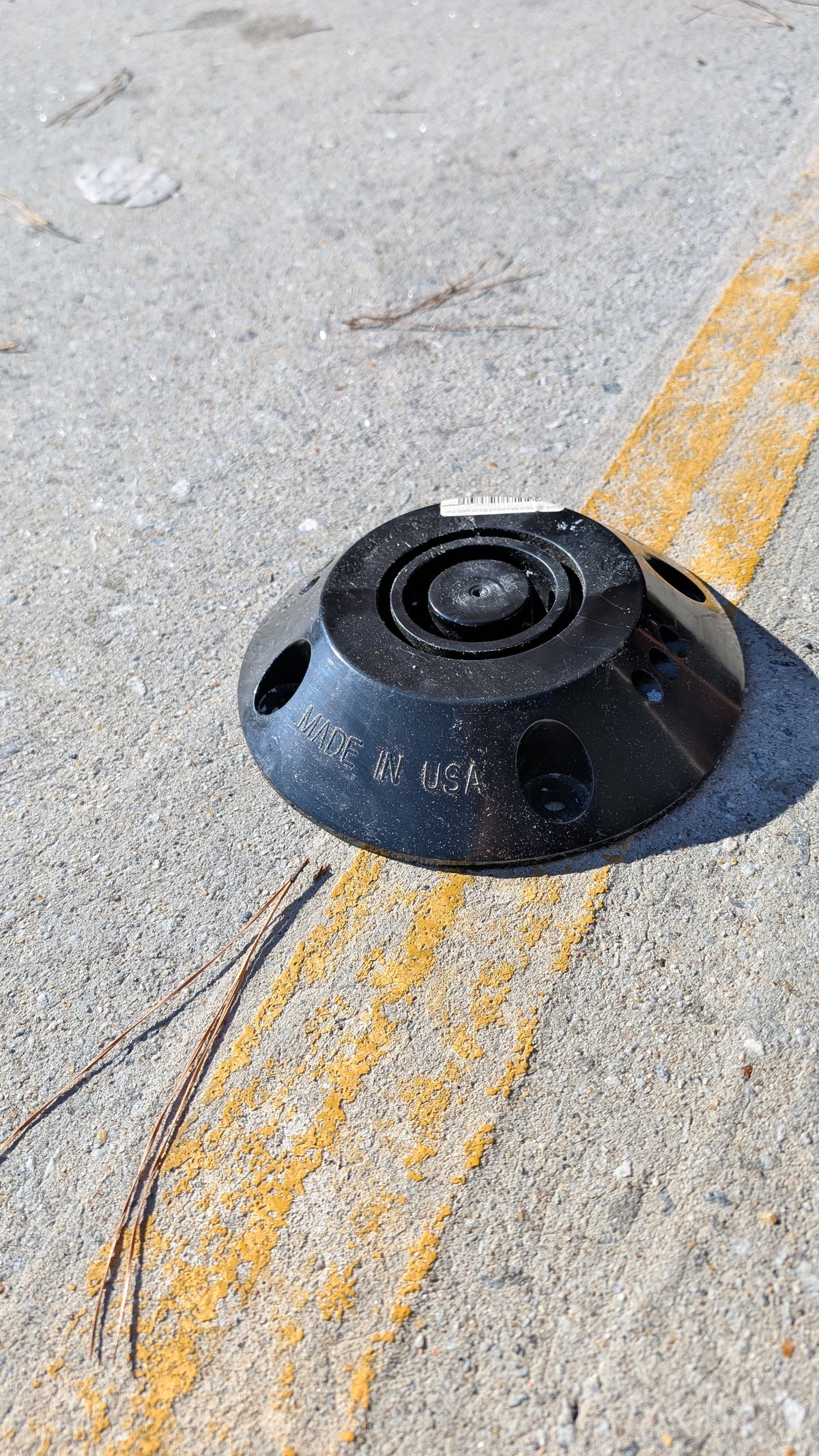 DP200 - Surface Mount Base - BLACK — Traffic Depot